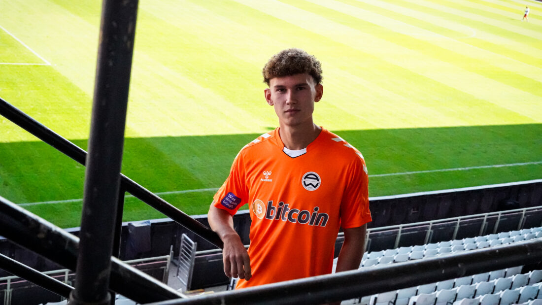 Panthers-Spieler Christopher Olsa im Portrait! - ADMIRA WACKER